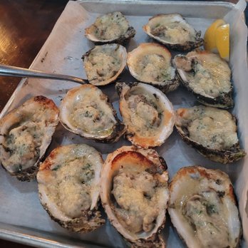 CATCH 109 - Updated July 2024 - 25 Photos & 33 Reviews - 109 S 6th St ...