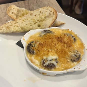 PERLA OYSTER BAR AND GRILL - Updated January 2026 - 106 Photos & 33 ...