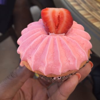 CUPCAKE JUNKIE - Updated December 2025 - 438 Photos & 66 Reviews ...