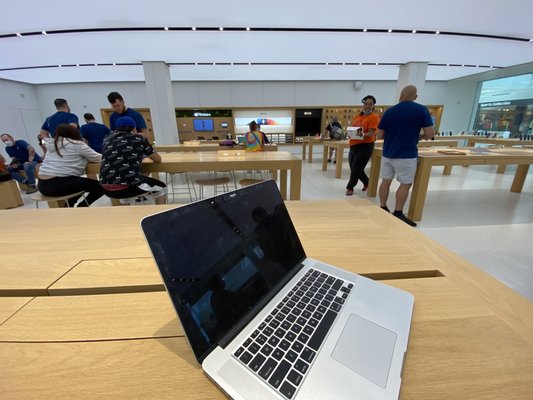 APPLE CAMBRIDGESIDE - Updated July 2025 - 16 Photos & 200 Reviews - 100 ...