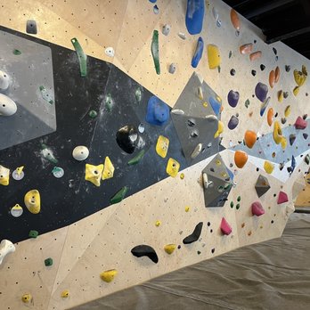 BENCHMARK CLIMBING - Updated December 2025 - 1607 Shattuck Ave ...