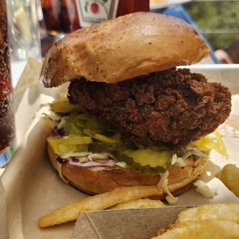 CRAWDADS ON THE LAKE - Updated November 2024 - 239 Photos & 371 Reviews ...