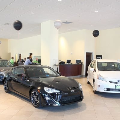 TOYOTA OF LAKE CITY - 65 Photos & 492 Reviews - 13355 Lake City Way NE ...