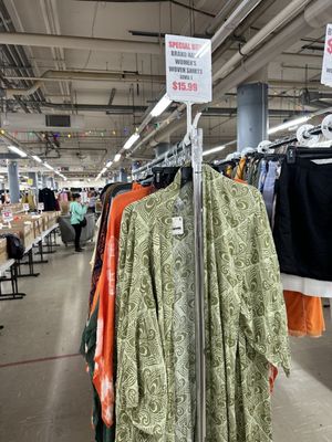 RETAIL 101 - Updated April 2025 - 24 Photos & 34 Reviews - 20 ...