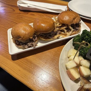 WILDFIN AMERICAN GRILL - Updated January 2026 - 435 Photos & 559 ...