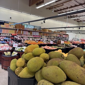 FRESH FARM OUTLET - Updated December 2025 - 293 Photos - 11072 Magnolia ...