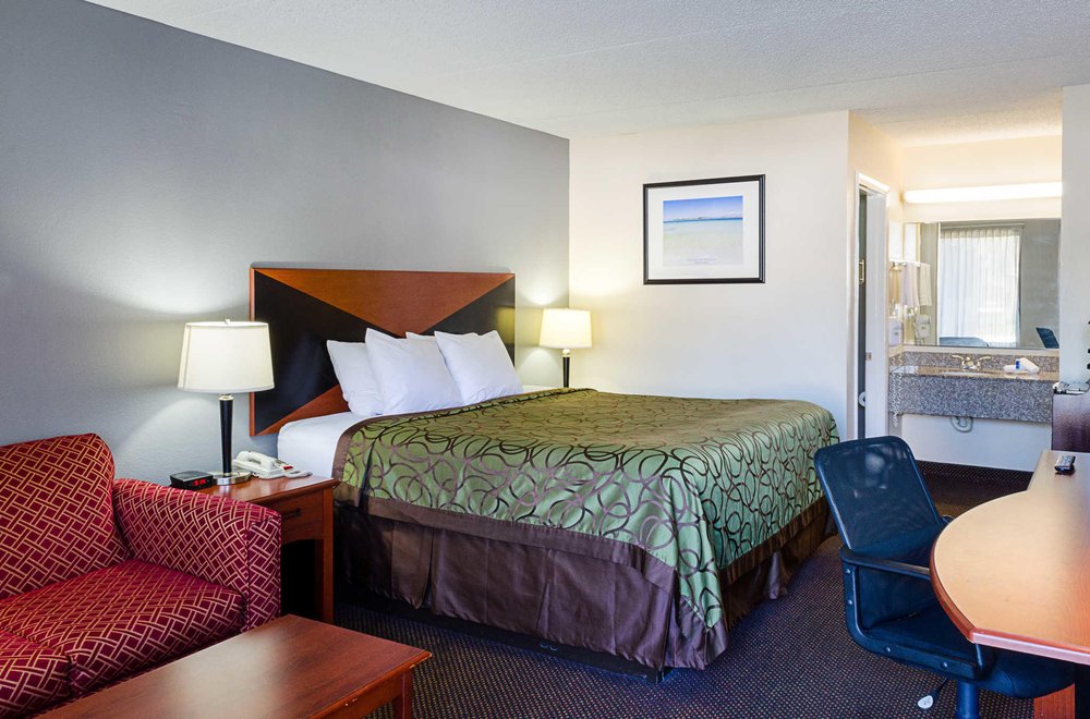 RODEWAY INN PANAMA CITY - Updated May 2025 - 16 Photos - 4111 W Hwy 98 ...