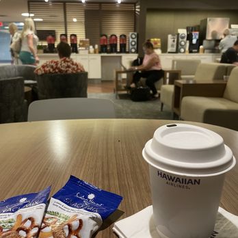 HAWAIIAN AIRLINES PREMIER CLUB LOUNGE - Updated December 2024 - 484 ...
