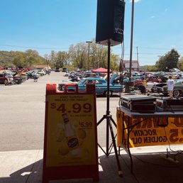 PAPA ROCKS - Updated July 2025 - 43 Photos & 54 Reviews - 4512 Broadway ...