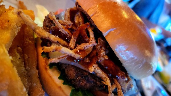 TWISTED PIG BAR AND GRILL - Updated December 2025 - 501 Photos & 738 ...