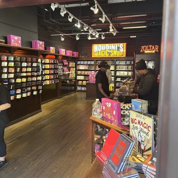 HOUDINI’S MAGIC SHOP - Updated December 2025 - 49 Photos & 47 Reviews ...