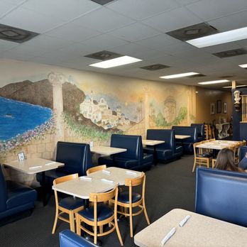 LAKIS GREEK RESTAURANT - Updated May 2025 - 100 Photos & 110 Reviews ...
