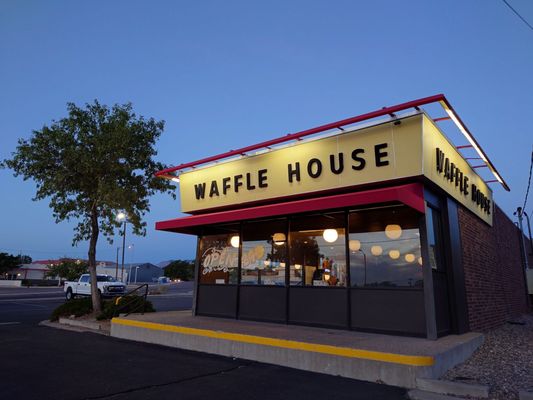 WAFFLE HOUSE - Updated December 2025 - 193 Photos & 189 Reviews - 2250 ...