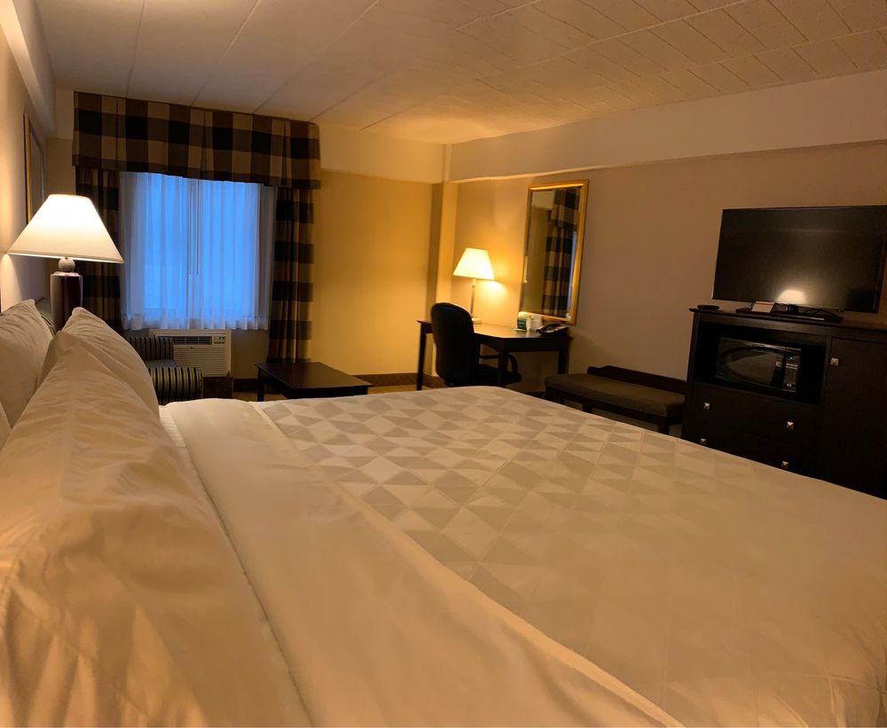 HOLIDAY INN JOHNSTOWN-DOWNTOWN - 34 Photos & 30 Reviews - 250 Market St ...