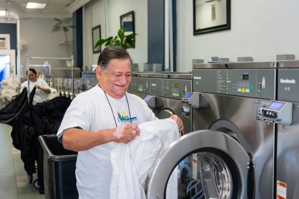 LONG ISLAND LAUNDRY COMPANY - Updated October 2025 - 19 Photos & 15 ...