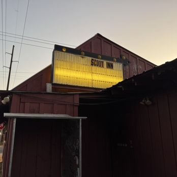 SCOOT INN - Updated December 2025 - 160 Photos & 182 Reviews - 1308 E ...