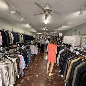 BAREFOOT CAMPUS OUTFITTER COLUMBIA - Updated August 2025 - 700 Lincoln ...