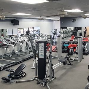 CRUNCH FITNESS - CHEVY CHASE - Updated January 2026 - 25 Photos & 127 ...