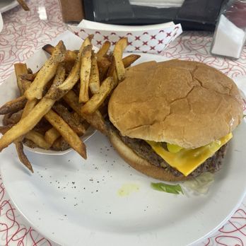 DIXIE MAID DRIVE-IN - Updated December 2025 - 13 Photos & 20 Reviews ...