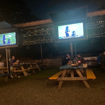 LAZY OAKS BEER GARDEN - Updated November 2024 - 131 Photos & 124 ...