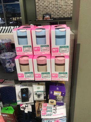 DSW DESIGNER SHOE WAREHOUSE - Updated December 2024 - 41 Photos & 54 ...