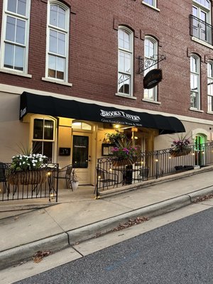 BROOKS TAVERN - Updated December 2025 - 28 Photos & 54 Reviews - 10 Oak ...