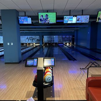 PINSTRIPES - Updated 05/2025 - 1669 Photos & 817 Reviews - 36 Hillsdale ...