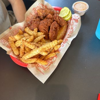 URBAN BIRD HOT CHICKEN - Updated February 2025 - 116 Photos & 106 ...