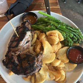 BARNYARD CRAFTHOUSE & EATERY - Updated October 2025 - 422 Photos & 463 ...