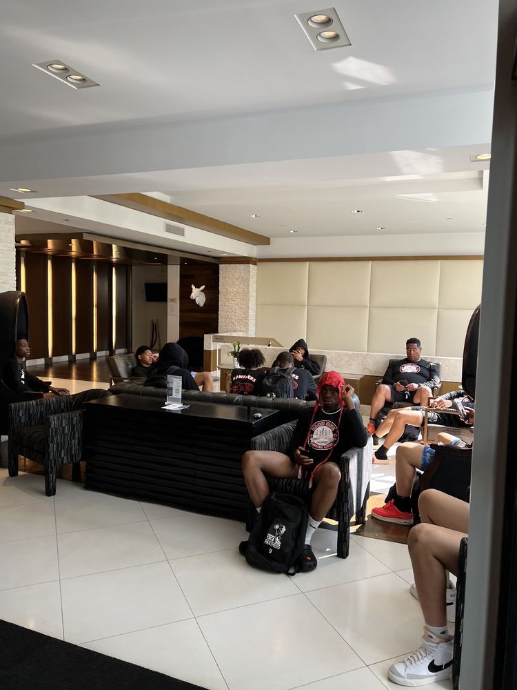 RADISSON HOTEL NEW ROCHELLE - Updated November 2024 - 55 Photos & 161 ...