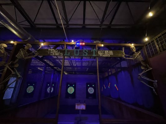 13TH HOUR HAUNTED HATCHETS - Updated October 2025 - 105 W Dewey Ave ...