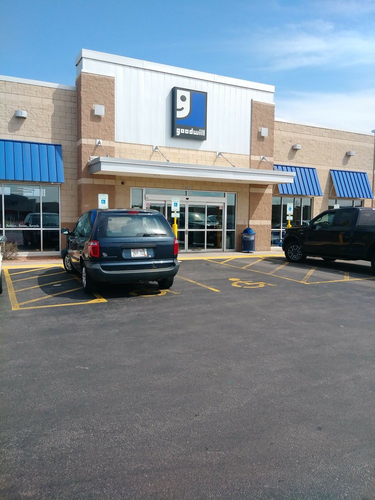 GOODWILL STORE AND DONATION CENTER - Updated December 2025 - 14 Reviews ...