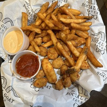 THE SOCIAL GOAT TAVERN - Updated June 2025 - 149 Photos & 159 Reviews ...
