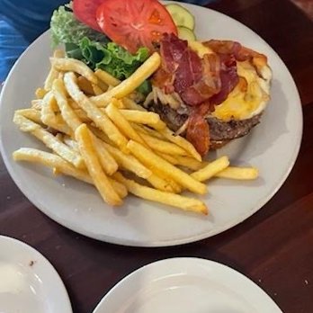 HAZELWOOD INN - Updated May 2025 - 185 Photos & 194 Reviews - 4937 ...