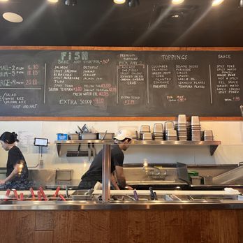 POKE N ROLL - Updated October 2025 - 708 Photos & 868 Reviews - 413 S ...