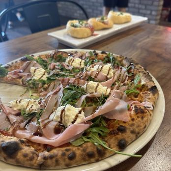 BENJI’S WOODFIRE PIZZA - Updated July 2025 - 352 Photos & 254 Reviews ...