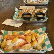 CARDBOARD CORNER CAFE - 62 Photos & 31 Reviews - 9240 Metcalf Ave ...