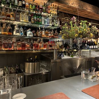 RIVER POINTE INN - Updated January 2025 - 46 Photos & 17 Reviews - 132 ...