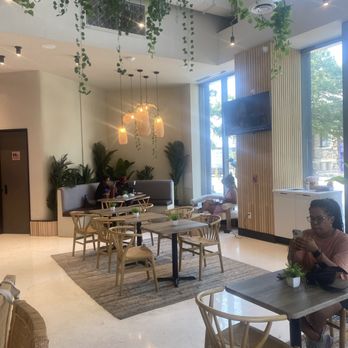 LLAMABAR - Updated December 2025 - 107 Photos & 49 Reviews - 1 M St SE ...