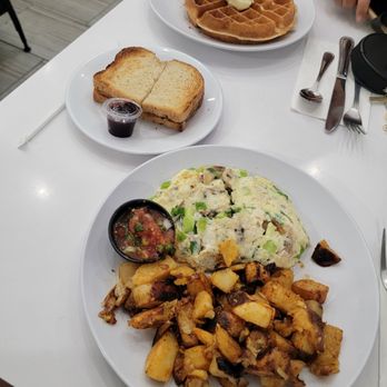 OFF STREET CAFE - Updated December 2024 - 4976 Photos & 3744 Reviews ...