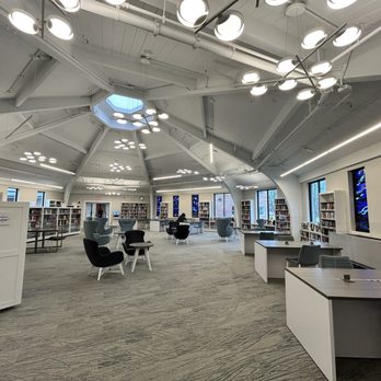 BAYPORT-BLUE POINT PUBLIC LIBRARY - Updated December 2025 - 11 Photos ...