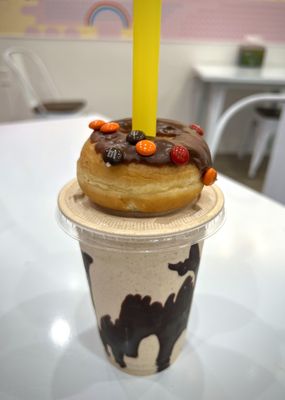 YONUTZ DONUTS AND ICE CREAM - Updated May 2025 - 104 Photos & 81 ...