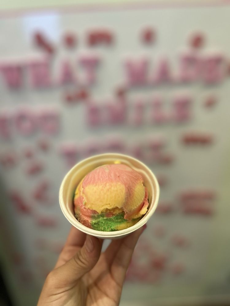 KWEEN’S - Updated September 2024 - 49 Photos & 20 Reviews - 292 Castro ...