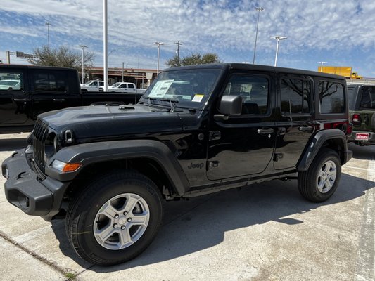 NYLE MAXWELL SUPERCENTER - Updated July 2025 - 121 Photos & 563 Reviews ...