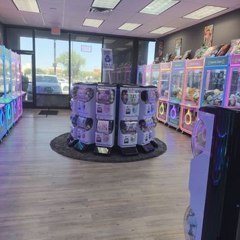 GACHA CLAW - Updated March 2025 - 146 Photos & 72 Reviews - 5625 S ...