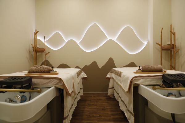 H2O HOUSE HEAD & FOOT CARE - Updated July 2025 - 60 Photos & 95 Reviews ...