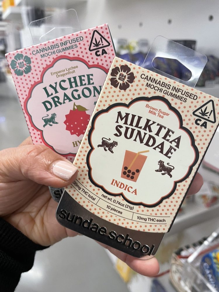 MEDMEN LAX - Updated January 2026 - 75 Photos & 415 Reviews - 8740 S ...