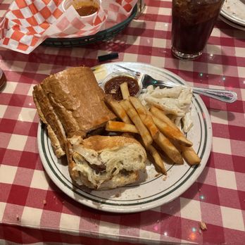 MONJUNIS ITALIAN CAFE - Updated January 2025 - 306 Photos & 192 Reviews ...