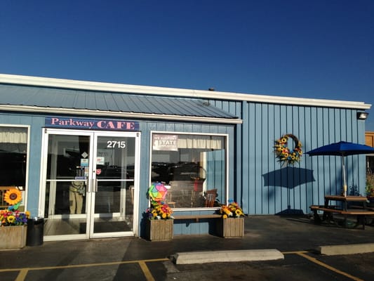 PARKWAY CAFE - Updated October 2025 - 38 Photos & 41 Reviews - 2715 N ...