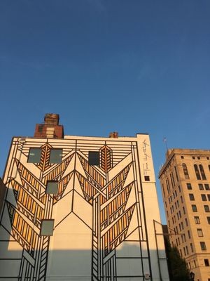 FRANK LLOYD WRIGHT MURAL - Updated November 2024 - E Monroe St ...